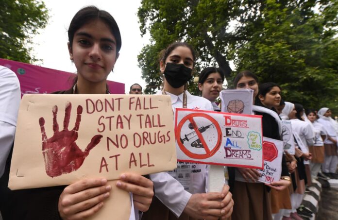 Anti-Drug Fury: LG Sinha Leads Massive ‘Nasha Mukt’ March in Kashmir ...